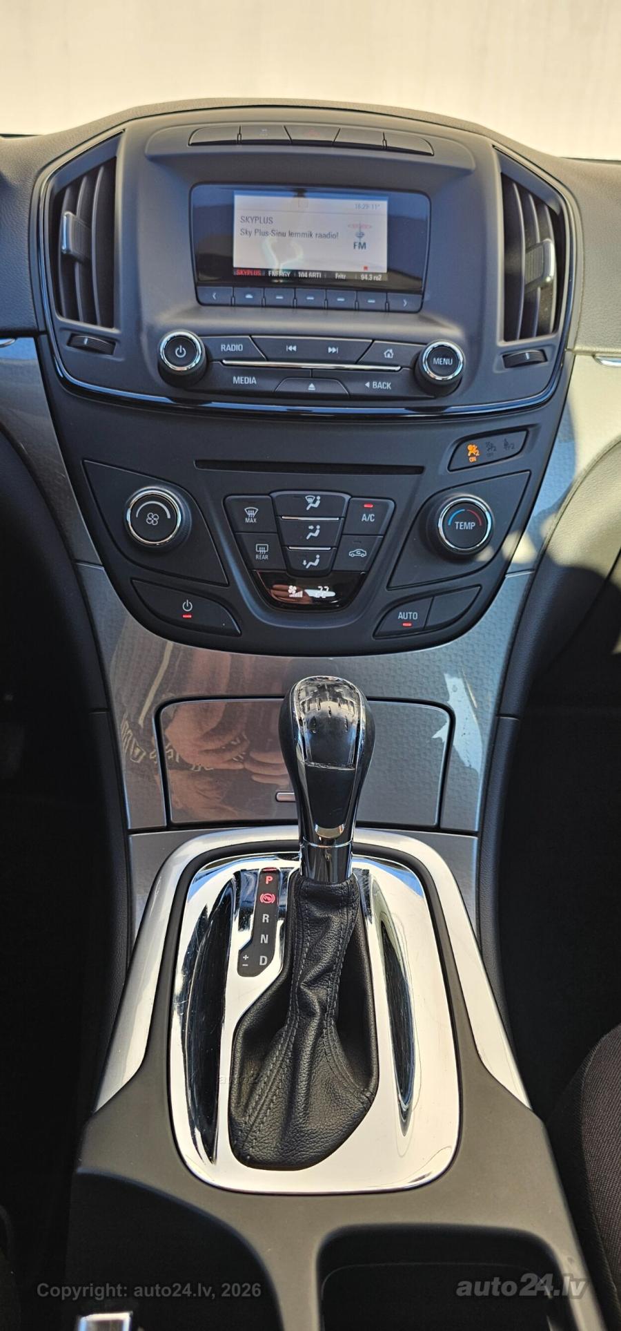 Grey Opel Insignia 2013 in Tallinn, with an engine capacity of 2.00 L and mileage of 247 thousand km for 5300 €, photo 17 on AUTOMOTO.COM.LV