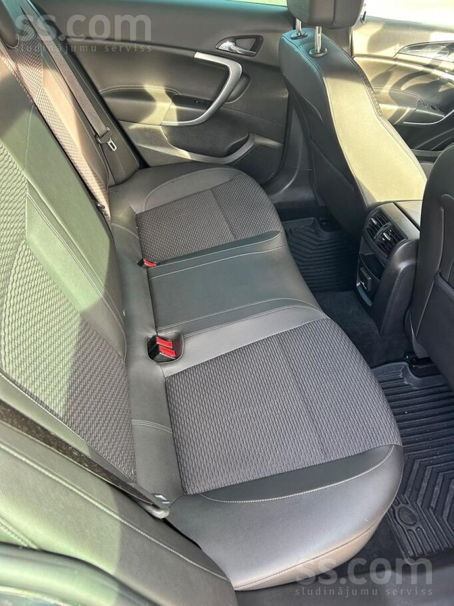 Pelēks Opel Insignia 2013 Rīga, ar dzinēja tilpumu 2.00 L un nobraukumu 277 tūkst. km par 5500 €, foto 7 vietnē AUTOMOTO.COM.LV