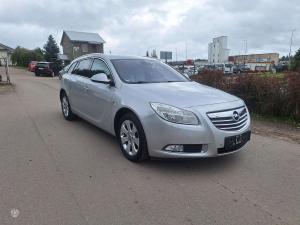 Grey Opel Insignia 2013 in Utena, with an engine capacity of 2.00 L and mileage of 243 thousand km for 3550 €, photo 3 on AUTOMOTO.COM.LV