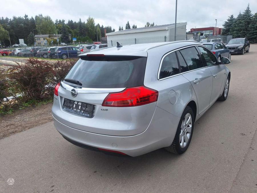 Grey Opel Insignia 2013 in Utena, with an engine capacity of 2.00 L and mileage of 243 thousand km for 3550 €, photo 5 on AUTOMOTO.COM.LV