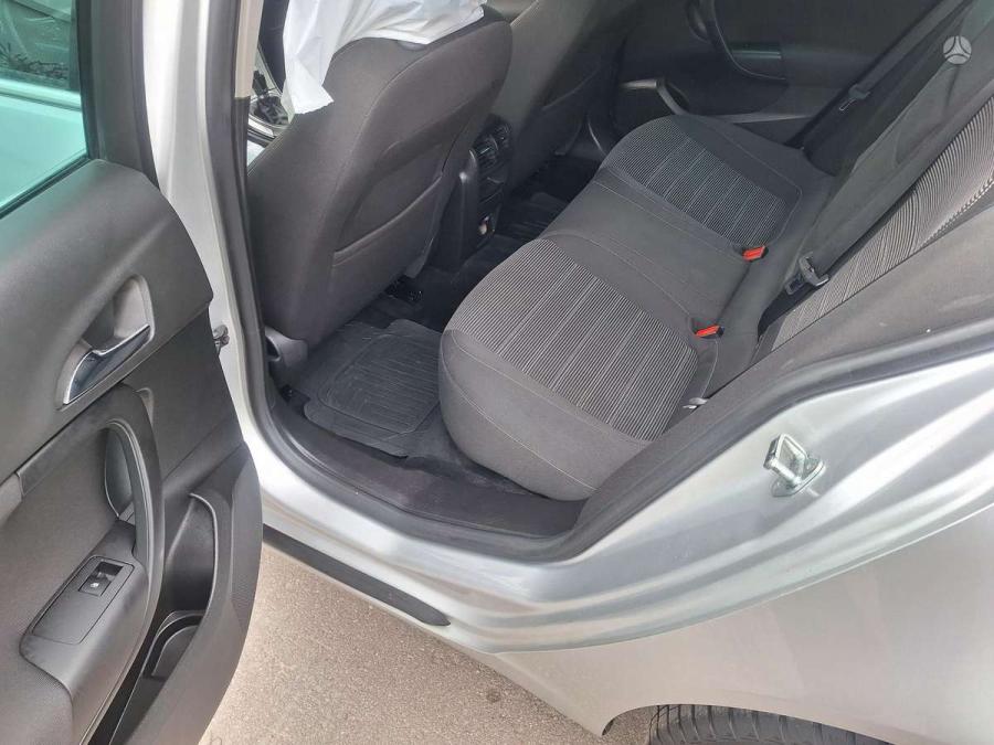 Grey Opel Insignia 2013 in Utena, with an engine capacity of 2.00 L and mileage of 243 thousand km for 3550 €, photo 9 on AUTOMOTO.COM.LV