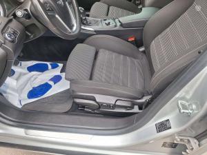 Grey Opel Insignia 2013 in Utena, with an engine capacity of 2.00 L and mileage of 243 thousand km for 3550 €, photo 11 on AUTOMOTO.COM.LV