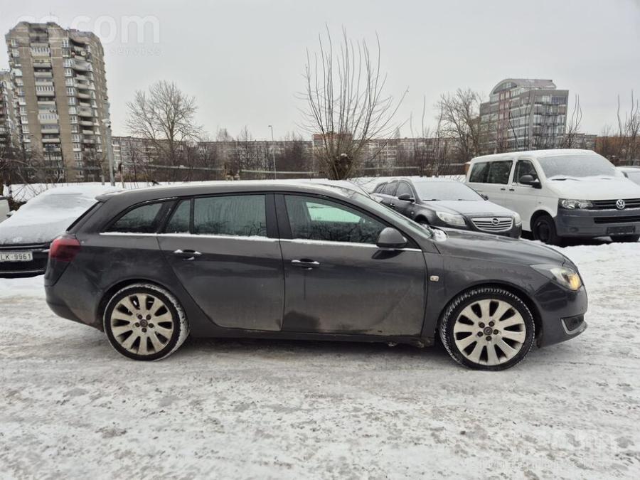 Grey Opel Insignia 2014 in Riga, with an engine capacity of 2.00 L and mileage of 336 thousand km for 4990 €, photo 5 on AUTOMOTO.COM.LV