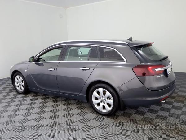 Grey Opel Insignia 2014 in Tallinn, with an engine capacity of 2.00 L and mileage of 278 thousand km for 3799 €, photo 4 on AUTOMOTO.COM.LV