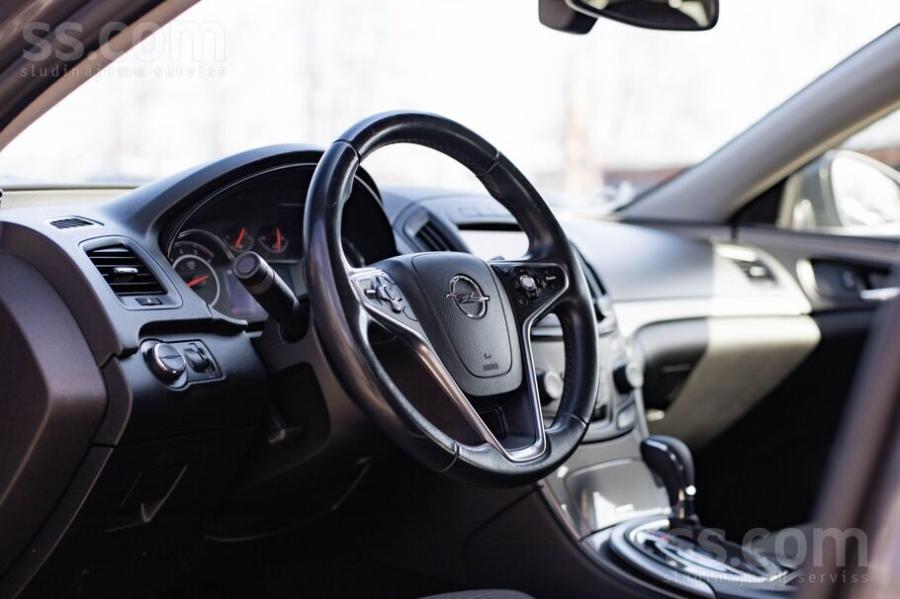 Pelēks Opel Insignia 2014 Rīga, ar dzinēja tilpumu 2.00 L un nobraukumu 386 tūkst. km par 5990 €, foto 14 vietnē AUTOMOTO.COM.LV