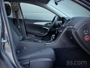 Grey Opel Insignia 2014 in Riga, with an engine capacity of 2.00 L and mileage of 207 thousand km for 5595 €, photo 14 on AUTOMOTO.COM.LV