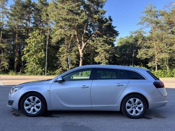 Grey Opel Insignia 2014 in Druskininkai, with an engine capacity of 1.96 L and mileage of 242 thousand km for 5500 €, photo 9 on AUTOMOTO.COM.LV