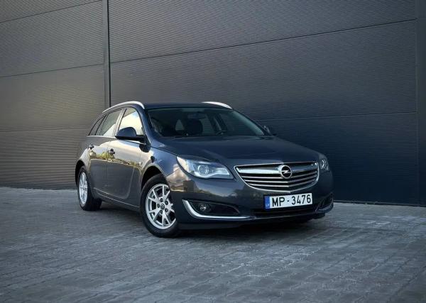 Grey Opel Insignia 2014 in Riga, with an engine capacity of 2.00 L and mileage of 207 thousand km for 5495 €, photo 4 on AUTOMOTO.COM.LV