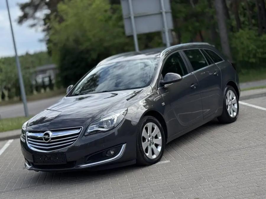 Grey Opel Insignia 2014 in Jurmala, with an engine capacity of 2.00 L and mileage of 312 thousand km for 4990 €, photo 1 on AUTOMOTO.COM.LV