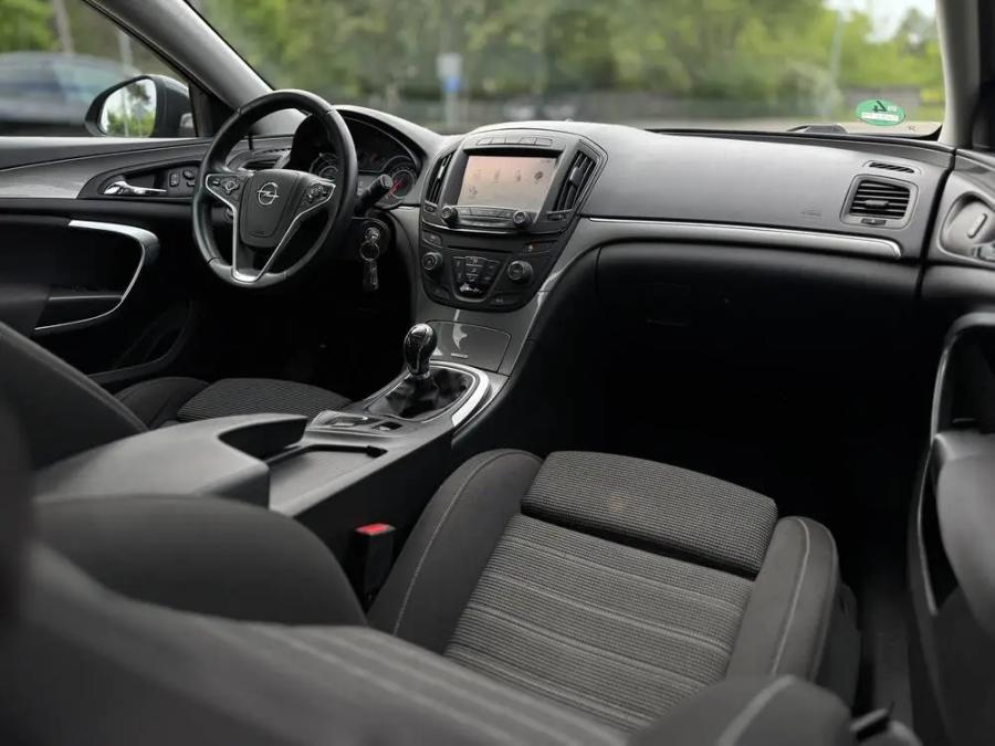 Grey Opel Insignia 2014 in Jurmala, with an engine capacity of 2.00 L and mileage of 312 thousand km for 4990 €, photo 7 on AUTOMOTO.COM.LV