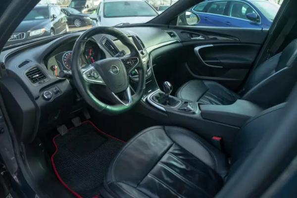 Grey Opel Insignia 2014 in Liepaja, with an engine capacity of 1.40 L and mileage of 188 thousand km for 8450 €, photo 8 on AUTOMOTO.COM.LV