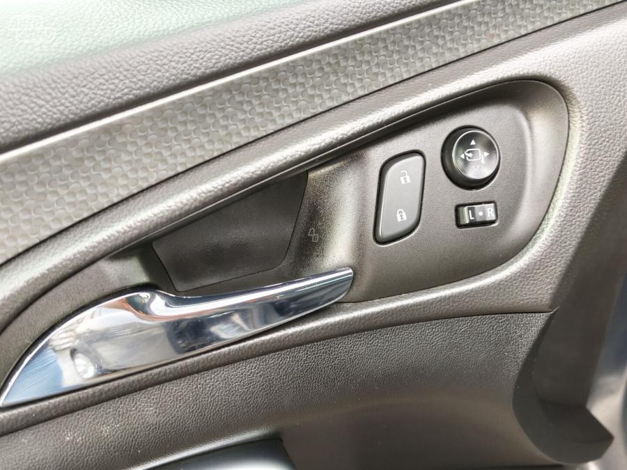 Grey Opel Insignia 2014 in Vilnius, with an engine capacity of 2.00 L and mileage of 308 thousand km for 3950 €, photo 18 on AUTOMOTO.COM.LV
