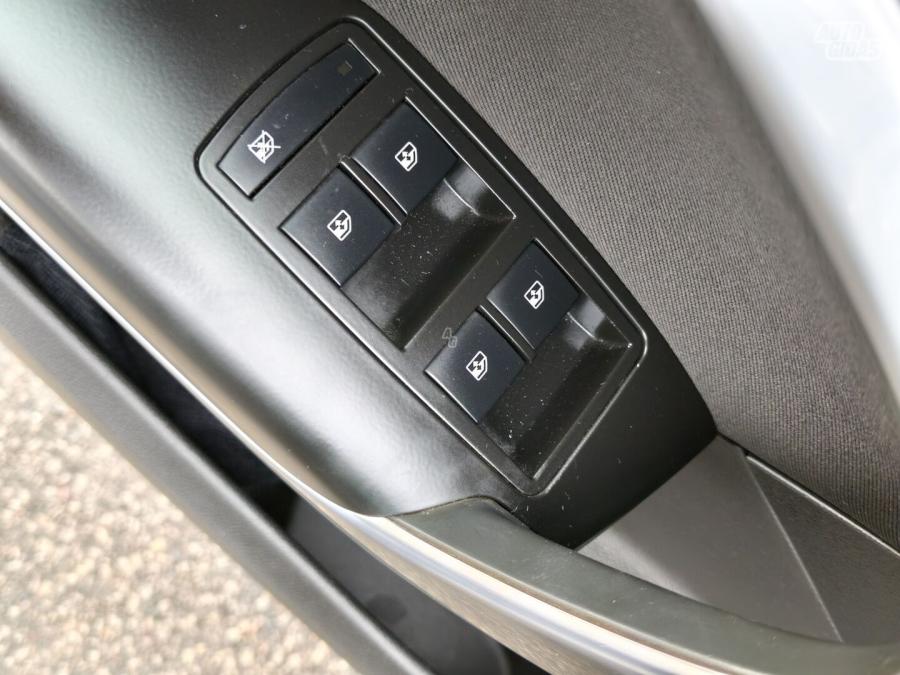 Grey Opel Insignia 2014 in Vilnius, with an engine capacity of 2.00 L and mileage of 308 thousand km for 3950 €, photo 20 on AUTOMOTO.COM.LV