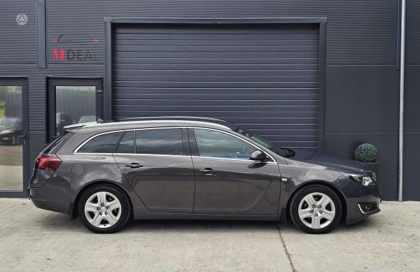 Grey Opel Insignia 2014 in Utena, with an engine capacity of 1.96 L and mileage of 280 thousand km for 3950 €, photo 9 on AUTOMOTO.COM.LV