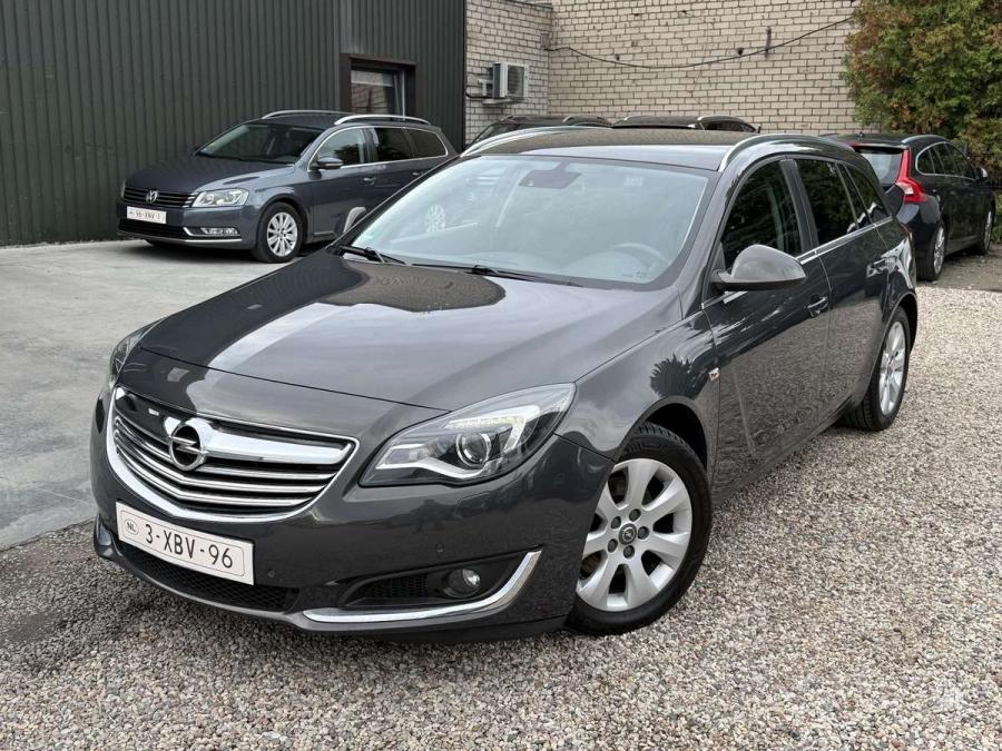 Grey Opel Insignia 2014 in Kaunas, with an engine capacity of 1.96 L and mileage of 226 thousand km for 4200 €, photo 1 on AUTOMOTO.COM.LV