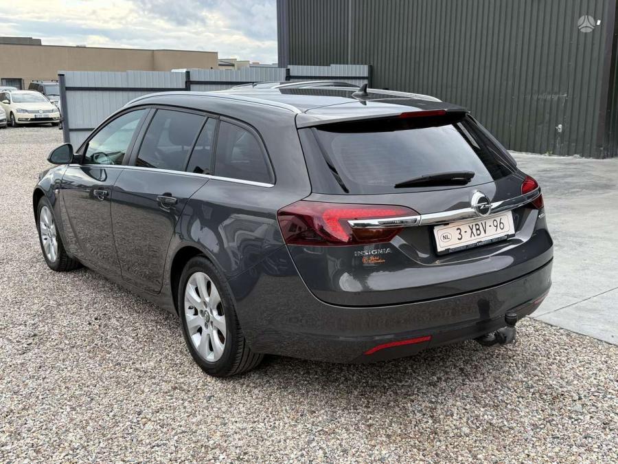 Grey Opel Insignia 2014 in Kaunas, with an engine capacity of 1.96 L and mileage of 226 thousand km for 4200 €, photo 4 on AUTOMOTO.COM.LV