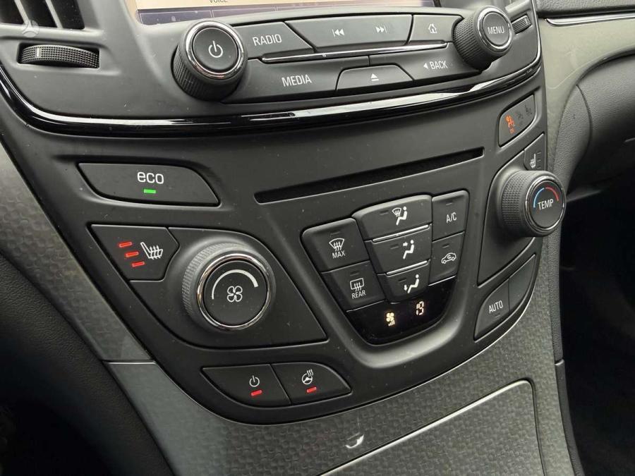 Grey Opel Insignia 2014 in Kaunas, with an engine capacity of 1.96 L and mileage of 226 thousand km for 4200 €, photo 8 on AUTOMOTO.COM.LV
