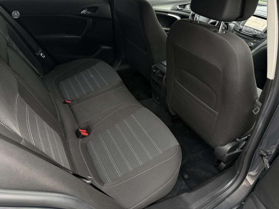 Grey Opel Insignia 2014 in Kaunas, with an engine capacity of 1.96 L and mileage of 226 thousand km for 4200 €, photo 11 on AUTOMOTO.COM.LV