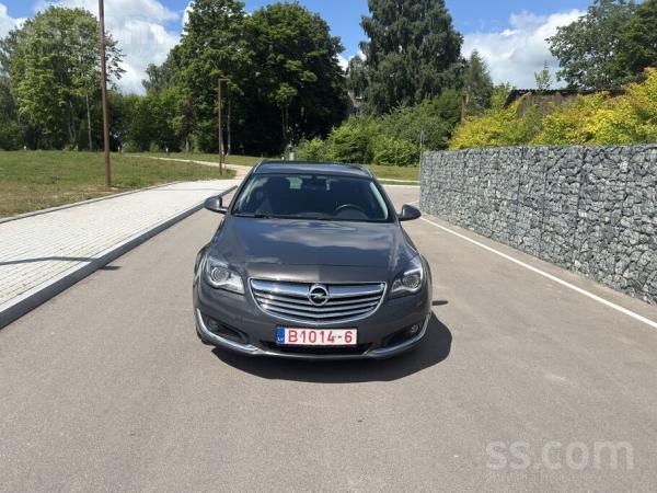 Grey Opel Insignia 2014 in Rezekne, with an engine capacity of 2.00 L and mileage of 280 thousand km for 5900 €, photo 2 on AUTOMOTO.COM.LV