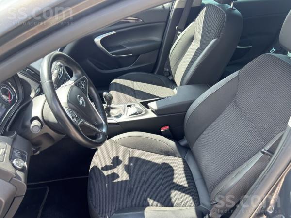 Grey Opel Insignia 2014 in Rezekne, with an engine capacity of 2.00 L and mileage of 280 thousand km for 5900 €, photo 10 on AUTOMOTO.COM.LV