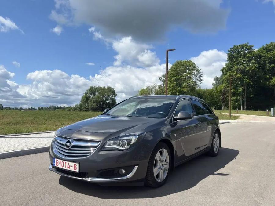 Grey Opel Insignia 2014 in Rezekne, with an engine capacity of 2.00 L and mileage of 281 thousand km for 5900 €, photo 1 on AUTOMOTO.COM.LV
