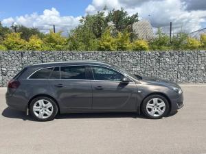 Grey Opel Insignia 2014 in Rezekne, with an engine capacity of 2.00 L and mileage of 281 thousand km for 5900 €, photo 5 on AUTOMOTO.COM.LV