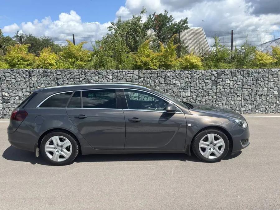 Grey Opel Insignia 2014 in Rezekne, with an engine capacity of 2.00 L and mileage of 281 thousand km for 5900 €, photo 5 on AUTOMOTO.COM.LV