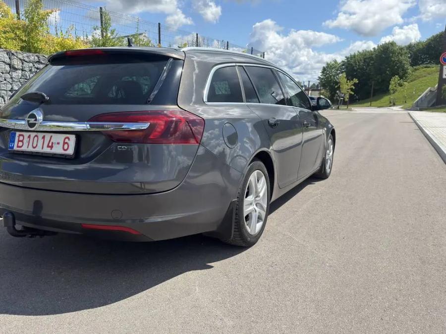 Grey Opel Insignia 2014 in Rezekne, with an engine capacity of 2.00 L and mileage of 281 thousand km for 5900 €, photo 6 on AUTOMOTO.COM.LV