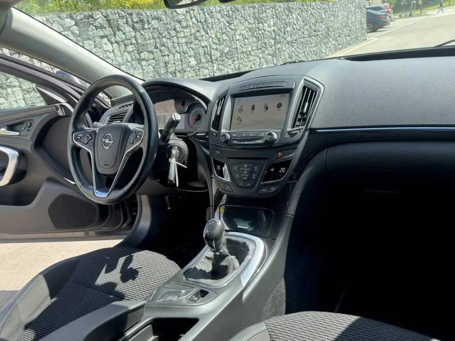 Grey Opel Insignia 2014 in Rezekne, with an engine capacity of 2.00 L and mileage of 281 thousand km for 5900 €, photo 16 on AUTOMOTO.COM.LV