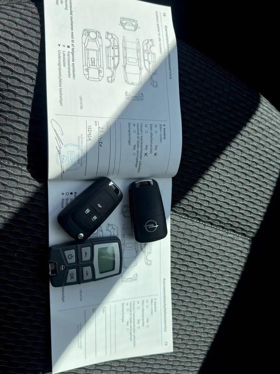Grey Opel Insignia 2014 in Rezekne, with an engine capacity of 2.00 L and mileage of 281 thousand km for 5900 €, photo 17 on AUTOMOTO.COM.LV