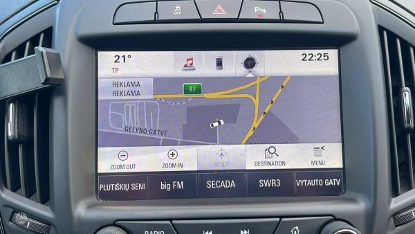 Grey Opel Insignia 2014 in Marijampole, with an engine capacity of 1.96 L and mileage of 237 thousand km for 4999 €, photo 4 on AUTOMOTO.COM.LV