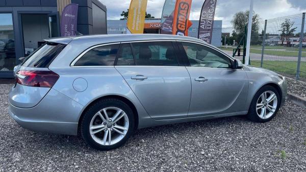 Grey Opel Insignia 2014 in Marijampole, with an engine capacity of 1.96 L and mileage of 237 thousand km for 4999 €, photo 8 on AUTOMOTO.COM.LV