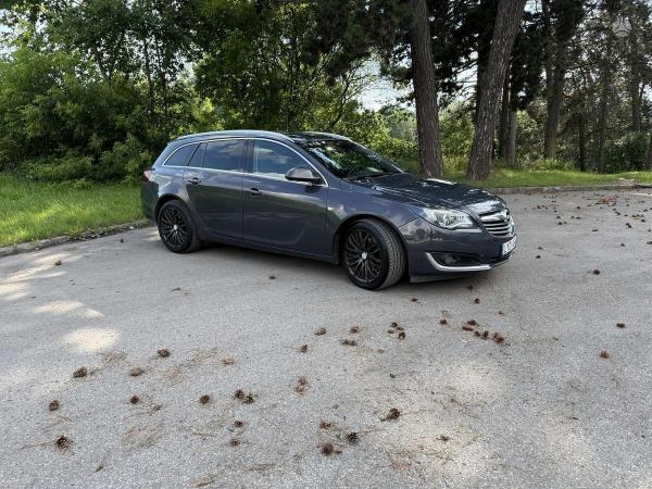 Grey Opel Insignia 2014 in Vilnius, with an engine capacity of 1.96 L and mileage of 400 thousand km for 4200 €, photo 4 on AUTOMOTO.COM.LV