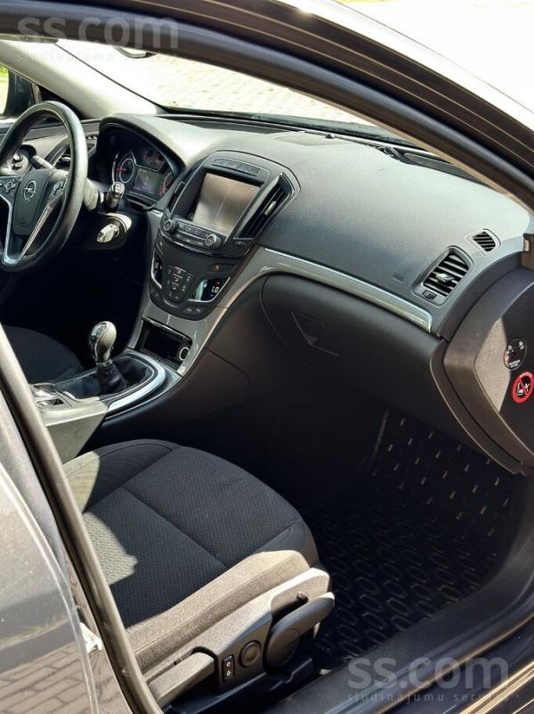 Grey Opel Insignia 2014 in Rezekne, with an engine capacity of 2.00 L and mileage of 250 thousand km for 5299 €, photo 9 on AUTOMOTO.COM.LV
