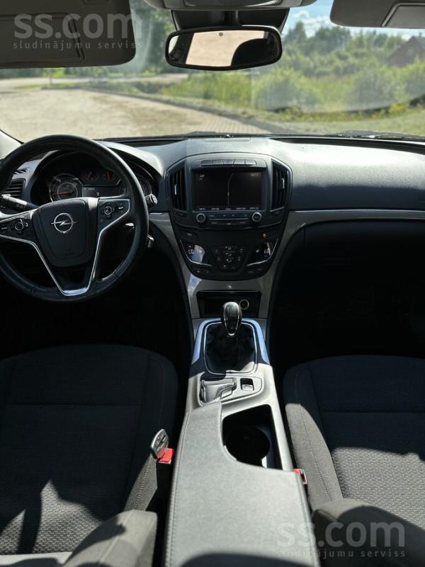 Grey Opel Insignia 2014 in Rezekne, with an engine capacity of 2.00 L and mileage of 250 thousand km for 5299 €, photo 10 on AUTOMOTO.COM.LV