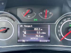 Grey Opel Insignia 2014 in Marijampole, with an engine capacity of 1.96 L and mileage of 300 thousand km for 3900 €, photo 10 on AUTOMOTO.COM.LV