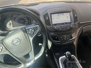 Grey Opel Insignia 2014 in Tallinn, with an engine capacity of 2.00 L and mileage of 215 thousand km for 5900 €, photo 7 on AUTOMOTO.COM.LV