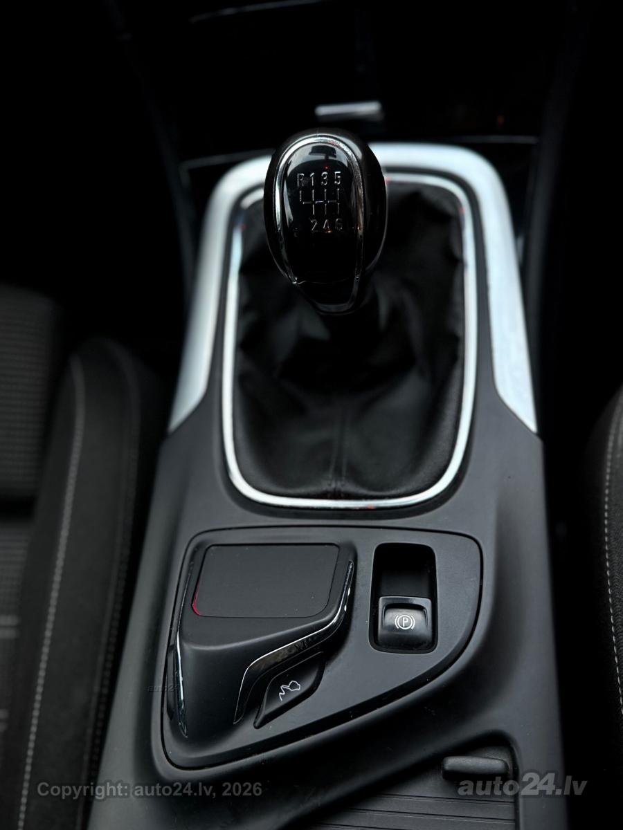 Pelēks Opel Insignia 2014 Tallina, ar dzinēja tilpumu 2.00 L un nobraukumu 273 tūkst. km par 5500 €, foto 10 vietnē AUTOMOTO.COM.LV