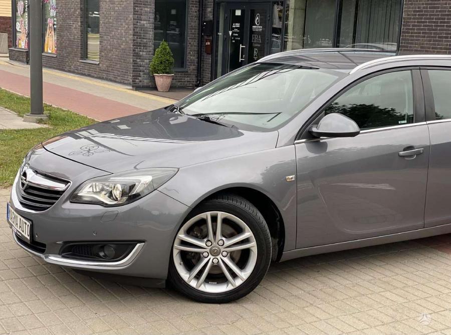 Grey Opel Insignia 2015 in Marijampole, with an engine capacity of 1.96 L and mileage of 228 thousand km for 6950 €, photo 5 on AUTOMOTO.COM.LV