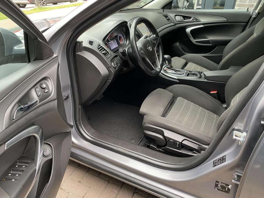 Grey Opel Insignia 2015 in Marijampole, with an engine capacity of 1.96 L and mileage of 228 thousand km for 6950 €, photo 16 on AUTOMOTO.COM.LV