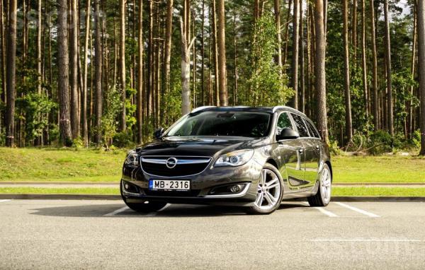Grey Opel Insignia 2015 in Riga, with an engine capacity of 2.00 L and mileage of 209 thousand km for 5190 €, photo 1 on AUTOMOTO.COM.LV