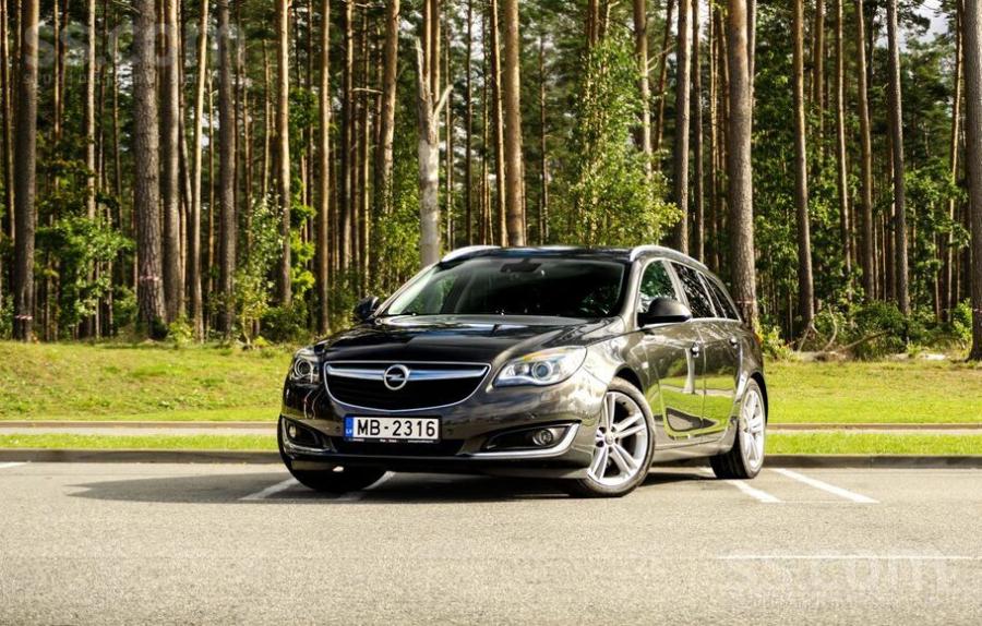Grey Opel Insignia 2015 in Riga, with an engine capacity of 2.00 L and mileage of 209 thousand km for 5190 €, photo 1 on AUTOMOTO.COM.LV