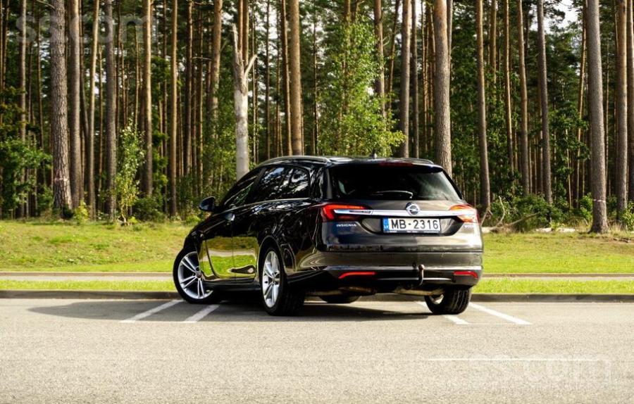 Grey Opel Insignia 2015 in Riga, with an engine capacity of 2.00 L and mileage of 209 thousand km for 5190 €, photo 7 on AUTOMOTO.COM.LV