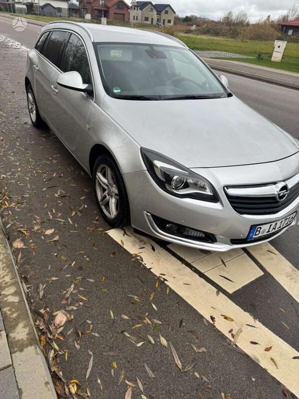 Grey Opel Insignia 2015 in Palanga, with an engine capacity of 1.96 L and mileage of 218 thousand km for 4500 €, photo 3 on AUTOMOTO.COM.LV