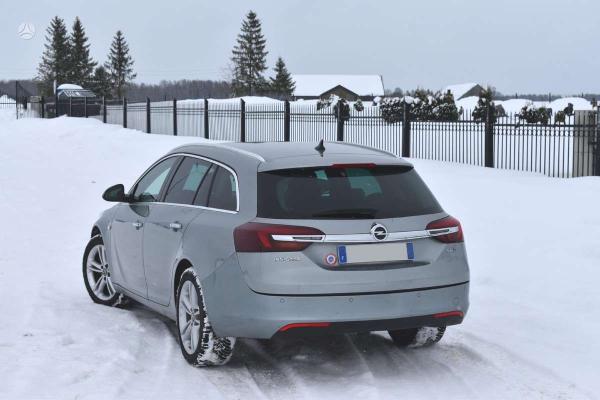 Grey Opel Insignia 2015 in Taurage, with an engine capacity of 1.96 L and mileage of 280 thousand km for 5500 €, photo 4 on AUTOMOTO.COM.LV