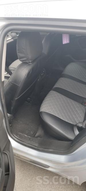 Grey Opel Insignia 2015 in Riga, with an engine capacity of 1.60 L and mileage of 200 thousand km for 5700 €, photo 8 on AUTOMOTO.COM.LV