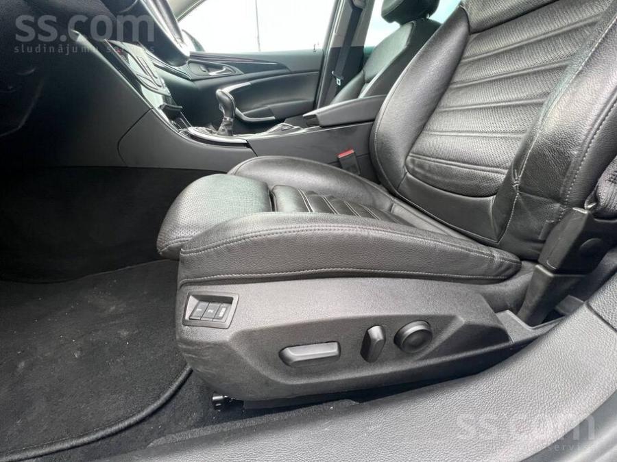 Grey Opel Insignia 2015 in Talsi, with an engine capacity of 2.00 L and mileage of 185 thousand km for 7770 €, photo 11 on AUTOMOTO.COM.LV