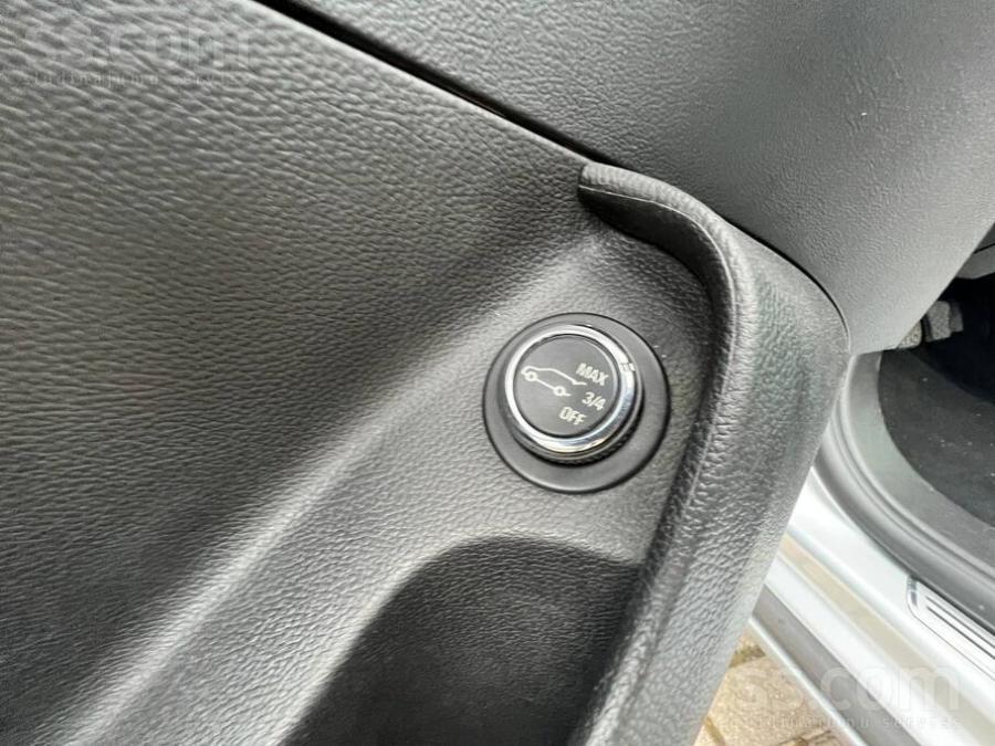 Grey Opel Insignia 2015 in Talsi, with an engine capacity of 2.00 L and mileage of 185 thousand km for 7770 €, photo 12 on AUTOMOTO.COM.LV