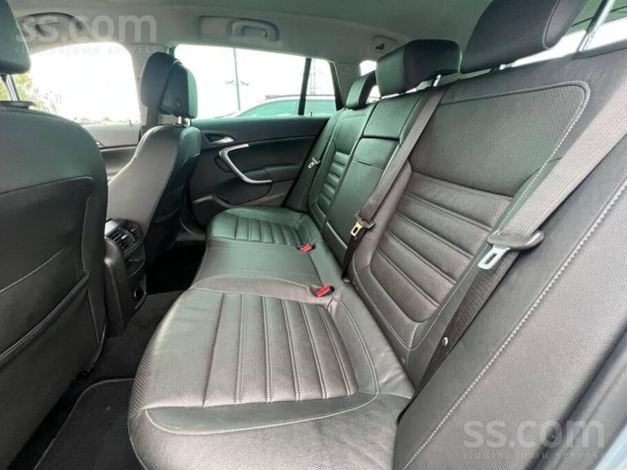 Grey Opel Insignia 2015 in Talsi, with an engine capacity of 2.00 L and mileage of 185 thousand km for 7770 €, photo 13 on AUTOMOTO.COM.LV