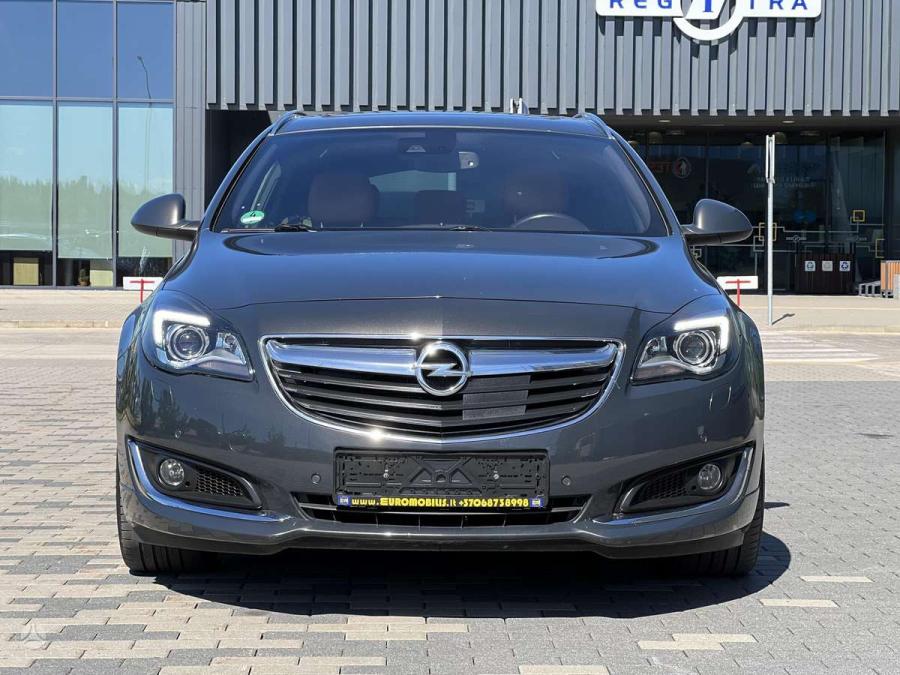 Grey Opel Insignia 2015 in Siauliai, with an engine capacity of 1.96 L and mileage of 170 thousand km for 6900 €, photo 4 on AUTOMOTO.COM.LV
